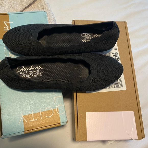 Skechers | Shoes | Sketchers Flats Size | Poshmark